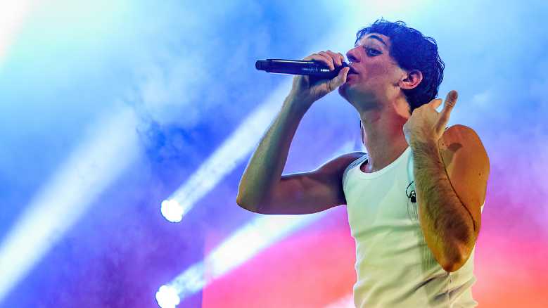 BRESH - Torna nel 2023 il rapper genovese con tre date - PuntoZip - La ...